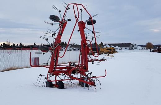 Farm King 4-wheel rake